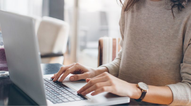 12 Best Online Typing Jobs In 2025: Earn $20-50/Hr From Home