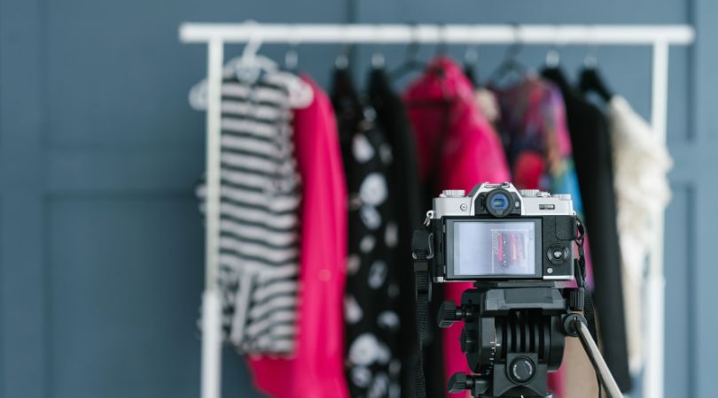 25 Best Fashion Blogs In 2025 + How They Make Their Money
